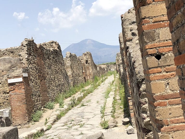 Visiting the amazing ancient city of Pompeii and Mount Vesuvius, Italy ...